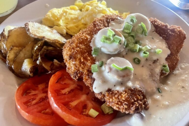 7 Cheap (But Freakin' Delicious) Eats in Charleston, SC - American Eats